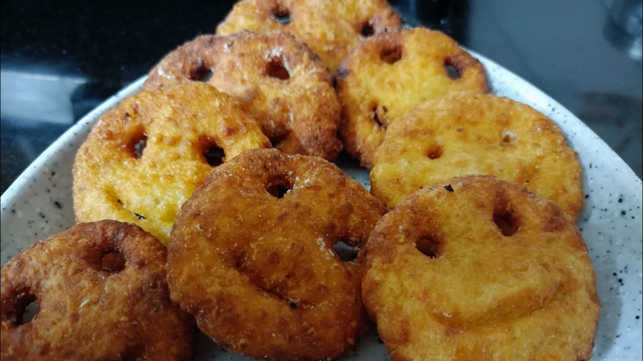 घर पर आसानी से बनाइए Macn Smiley। Easy Snacks Recipe. - YouTube