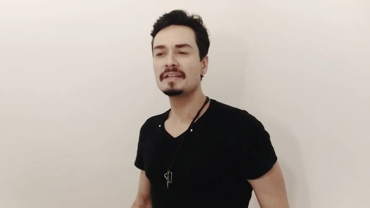 THIAGO LEMMOS - We are the champions (Queen) - YouTube