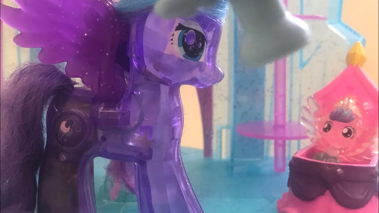 Princess Luna Babysitting Flurry Heart! - YouTube