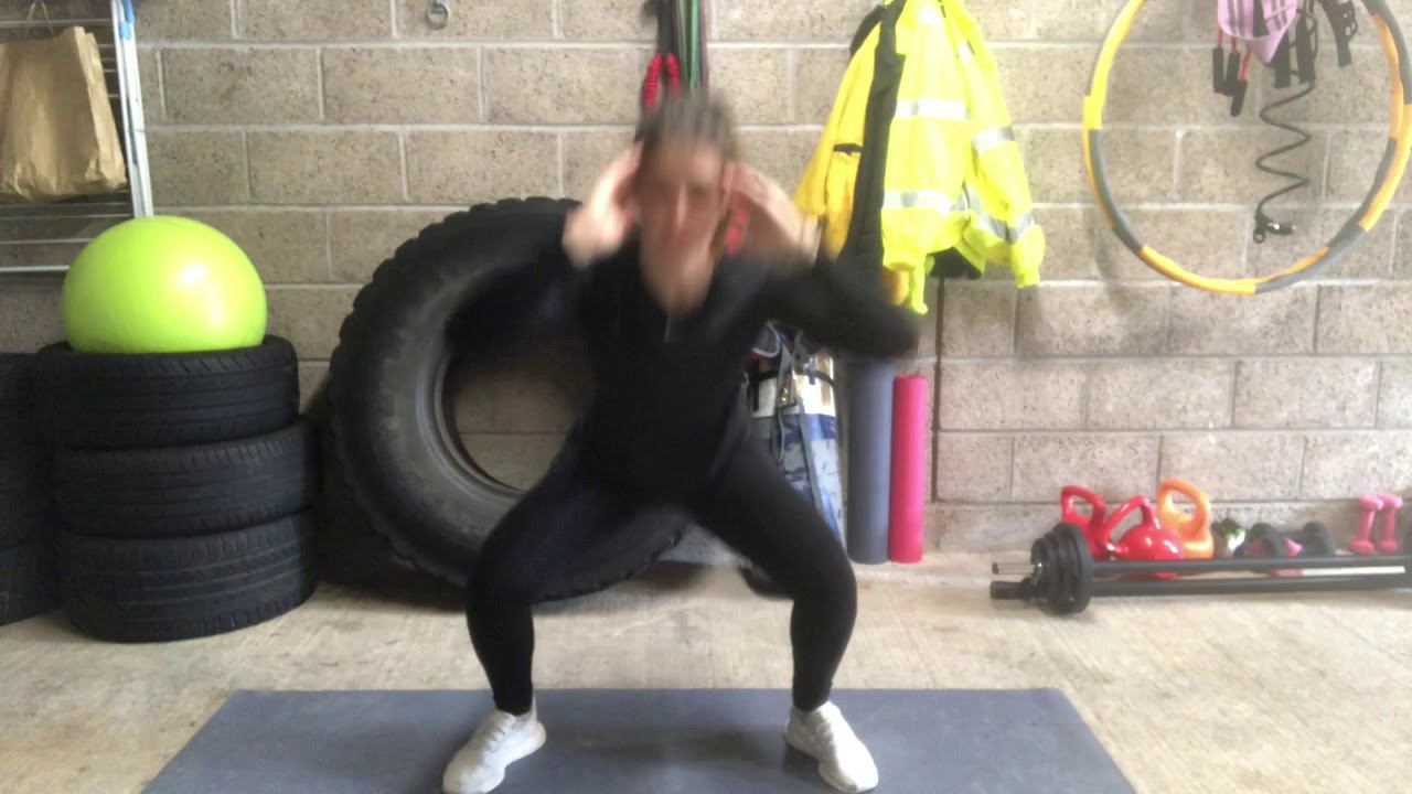 Squat to Crunch into Curtsey Lunges - YouTube