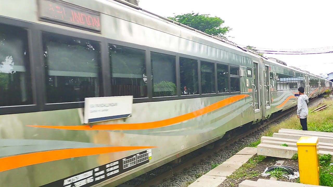 Inilah Penampakan Kereta Api Pandalungan Terbaru Pake Stainless Steel ...