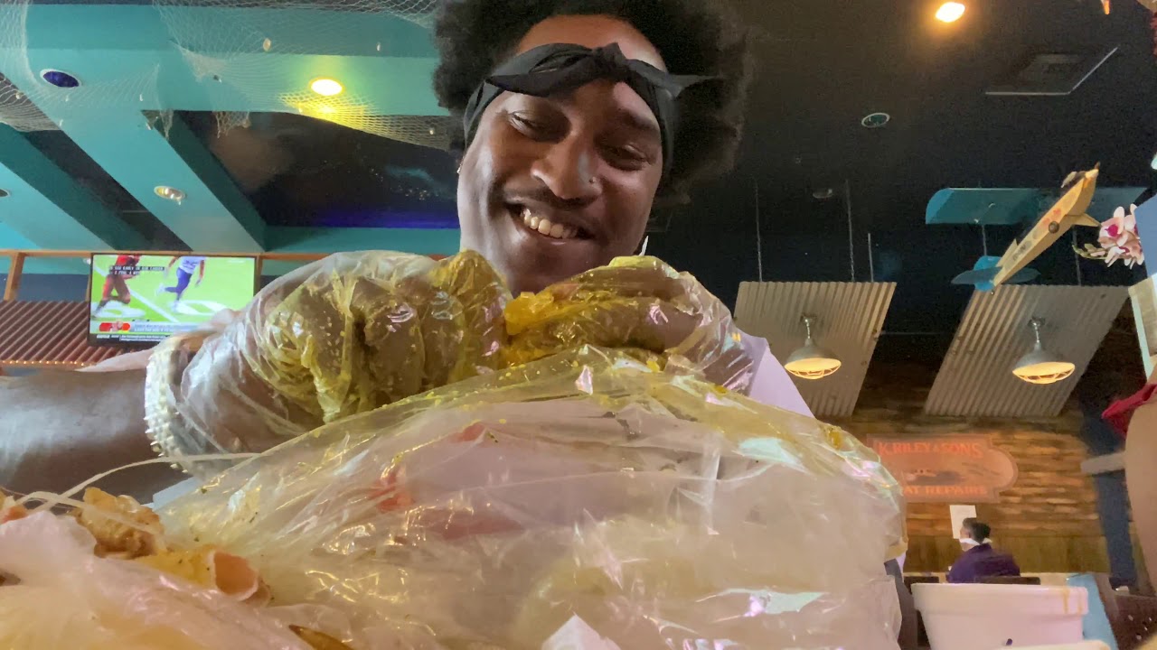 Crab Mukbang Delicious sauce - YouTube