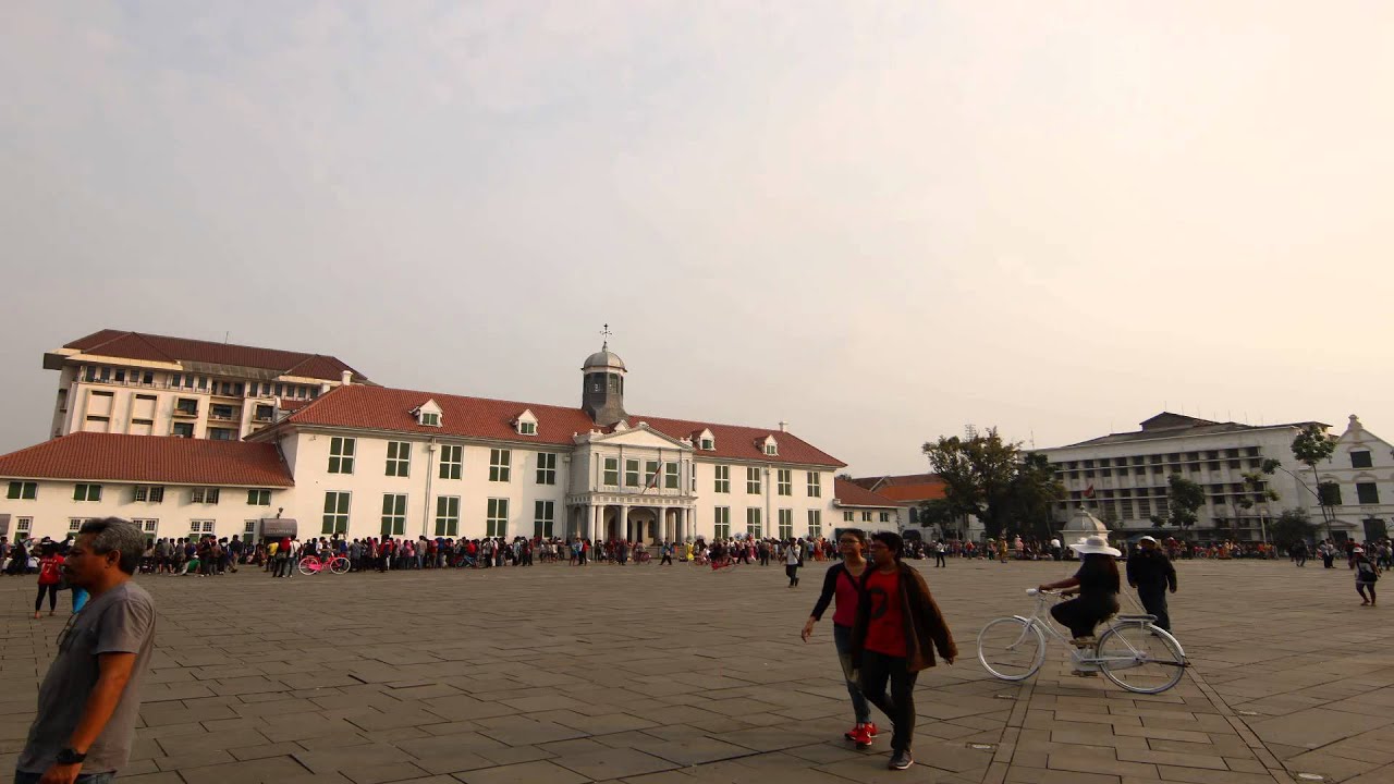 Museum Fatahillah (Timelapse) - YouTube