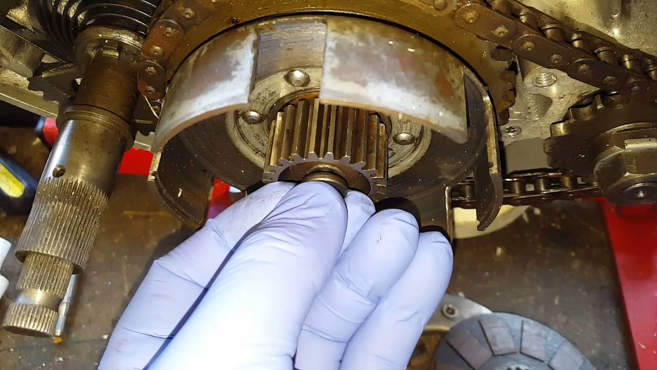 D7 Engine 2 - Clutch Rebuild - YouTube