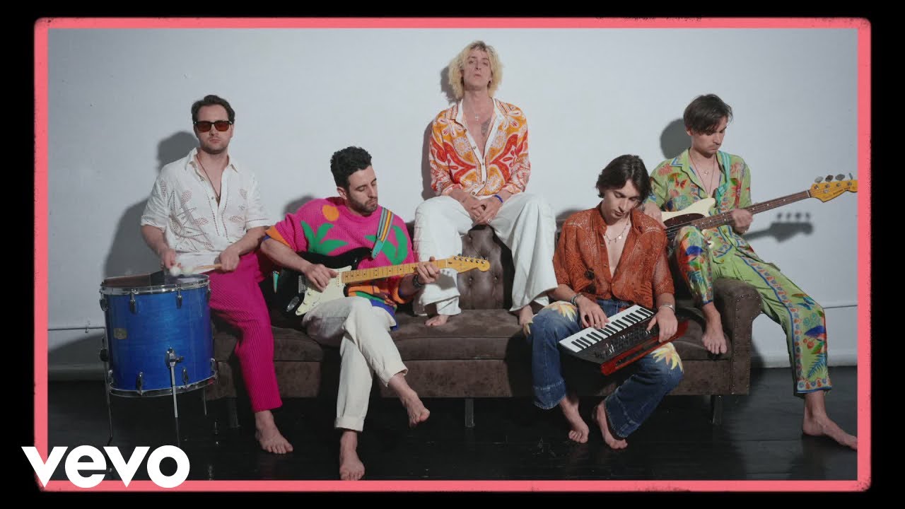 MiSOL - Moonly Happy (Official Music Video) ft. Ina Magdala - YouTube