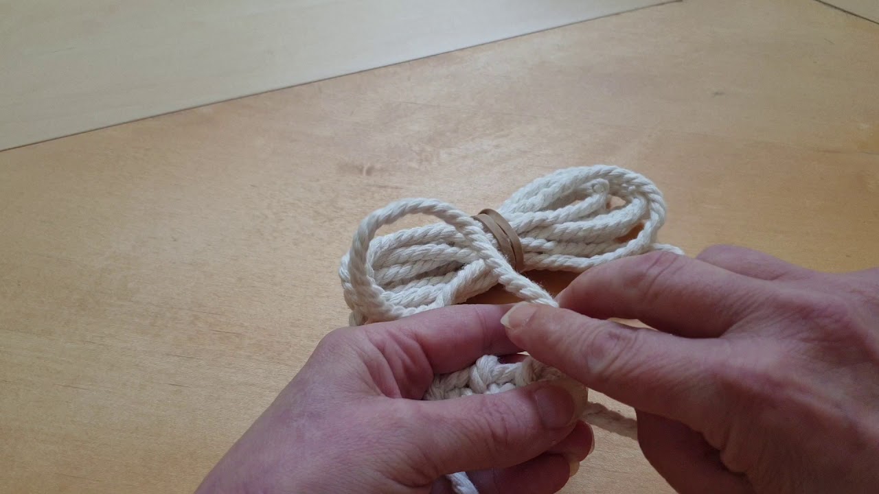 Macrame Figure 8 corkscrew/spiral - YouTube