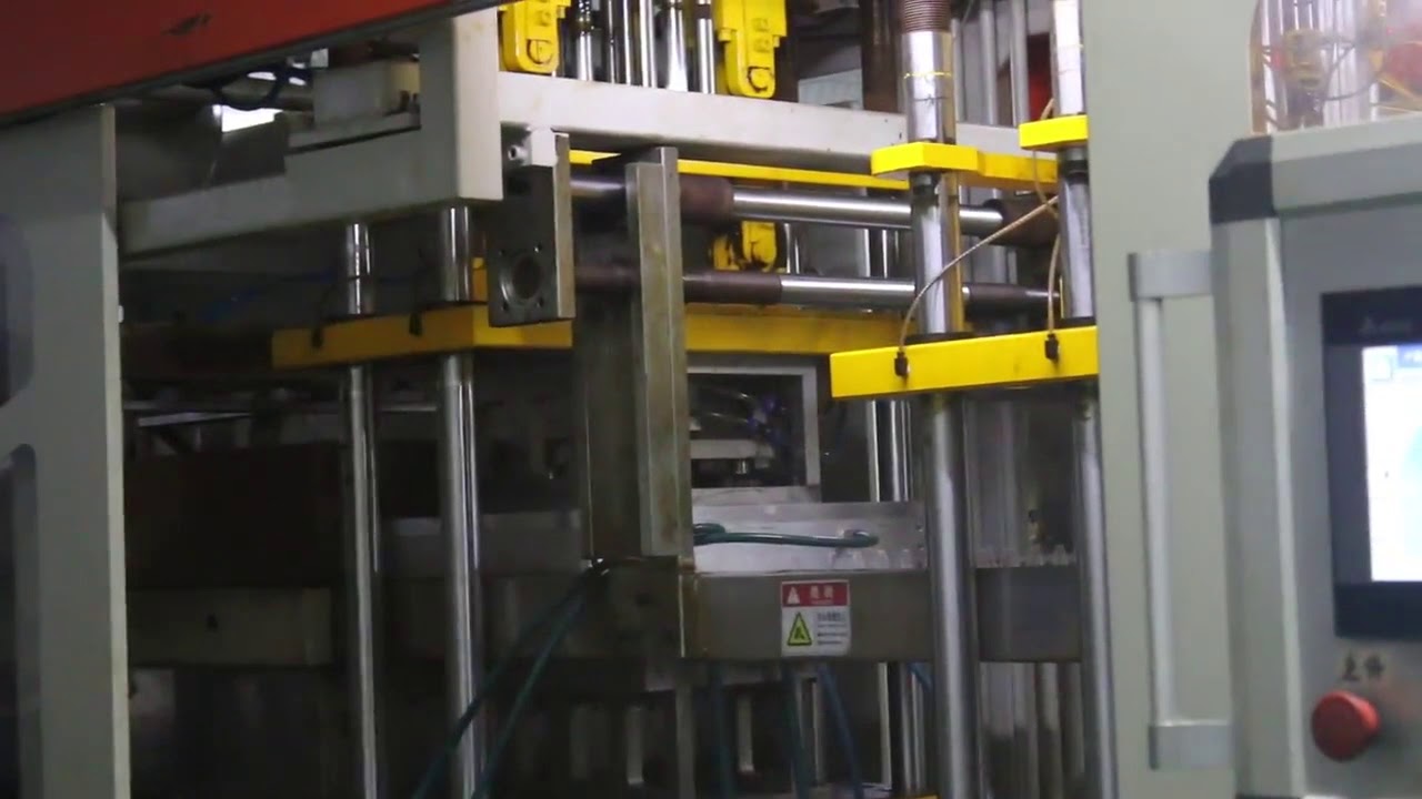 Thermoforming 4-position integrated production line 吸塑4位一体生产线 - YouTube