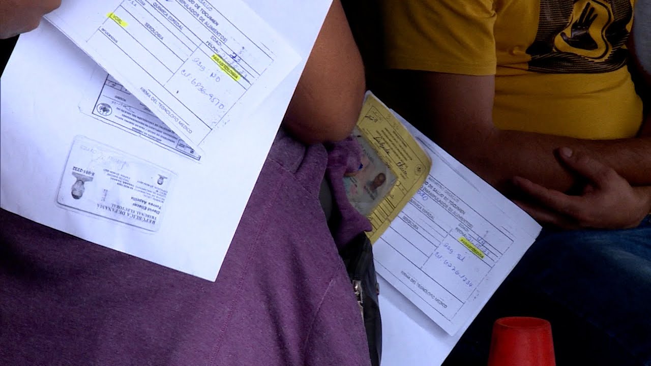 Cientos de personas tramitaron su carnet blanco de salud en Tocumen ...