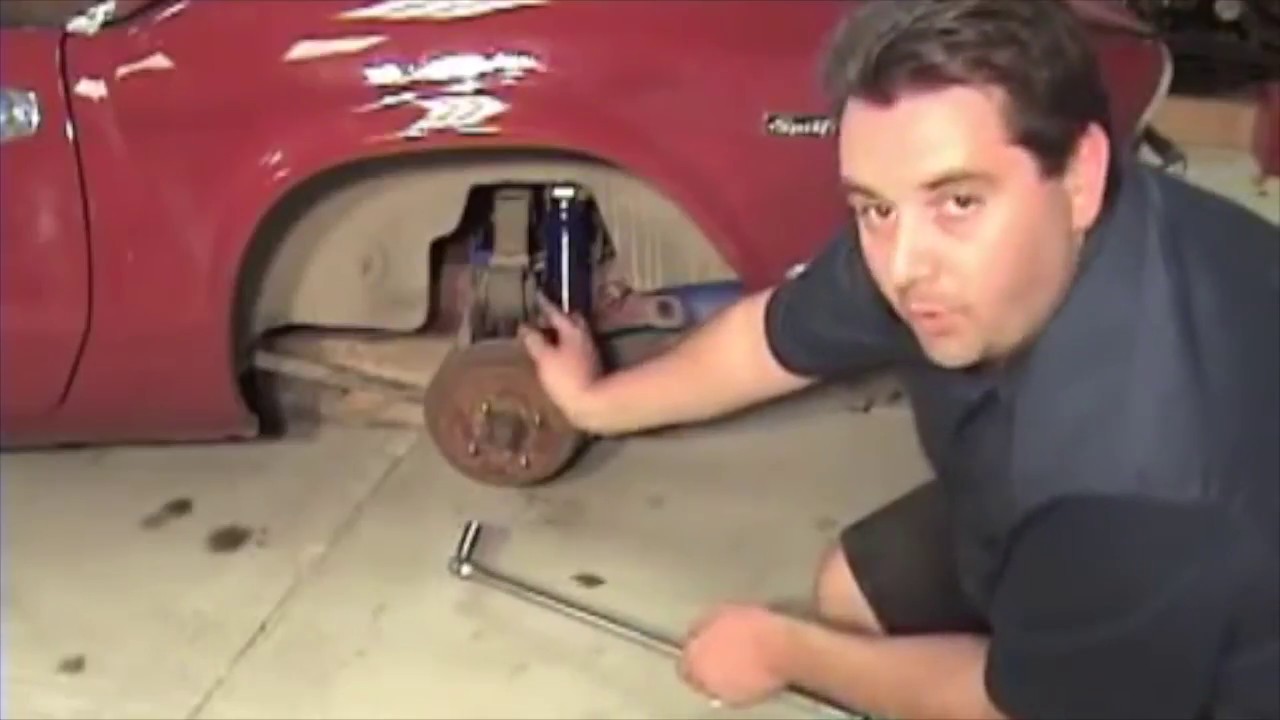 Rear Leaf Springs Replacement Triumph Spitfire - YouTube