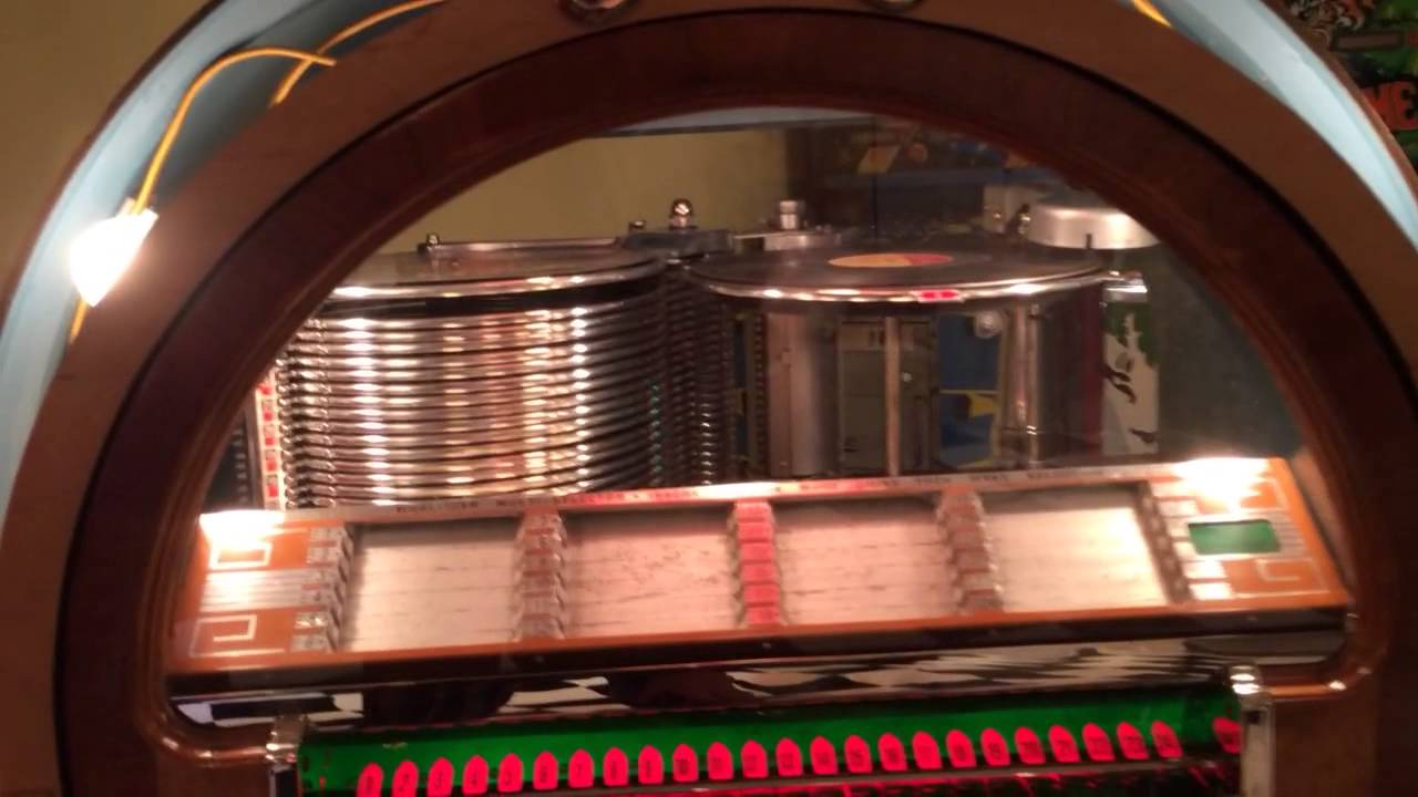 Jukebox wurlitzer 750 first play after resto - YouTube