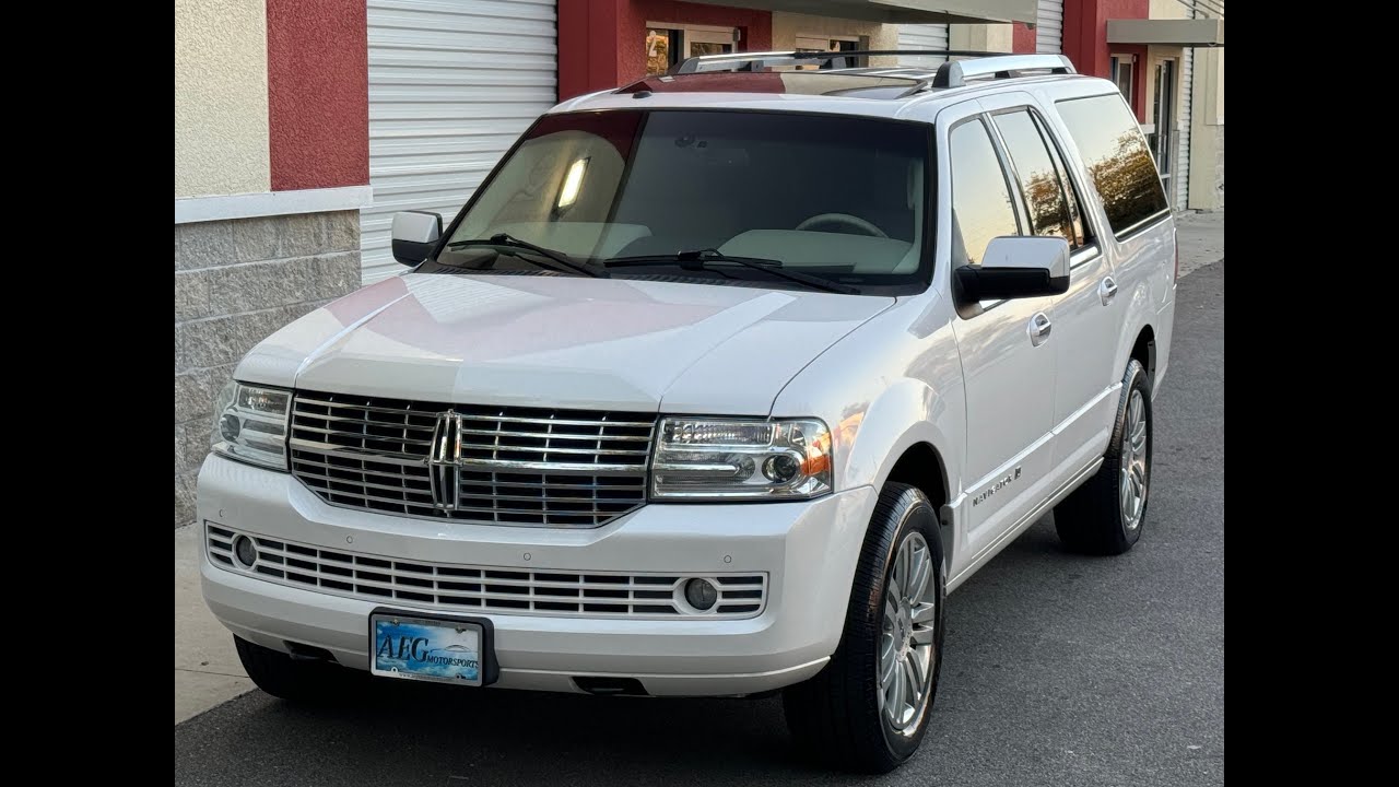 White Platinum Metallic 2014 Lincoln Navigator L V8 Driving 03062024 ...