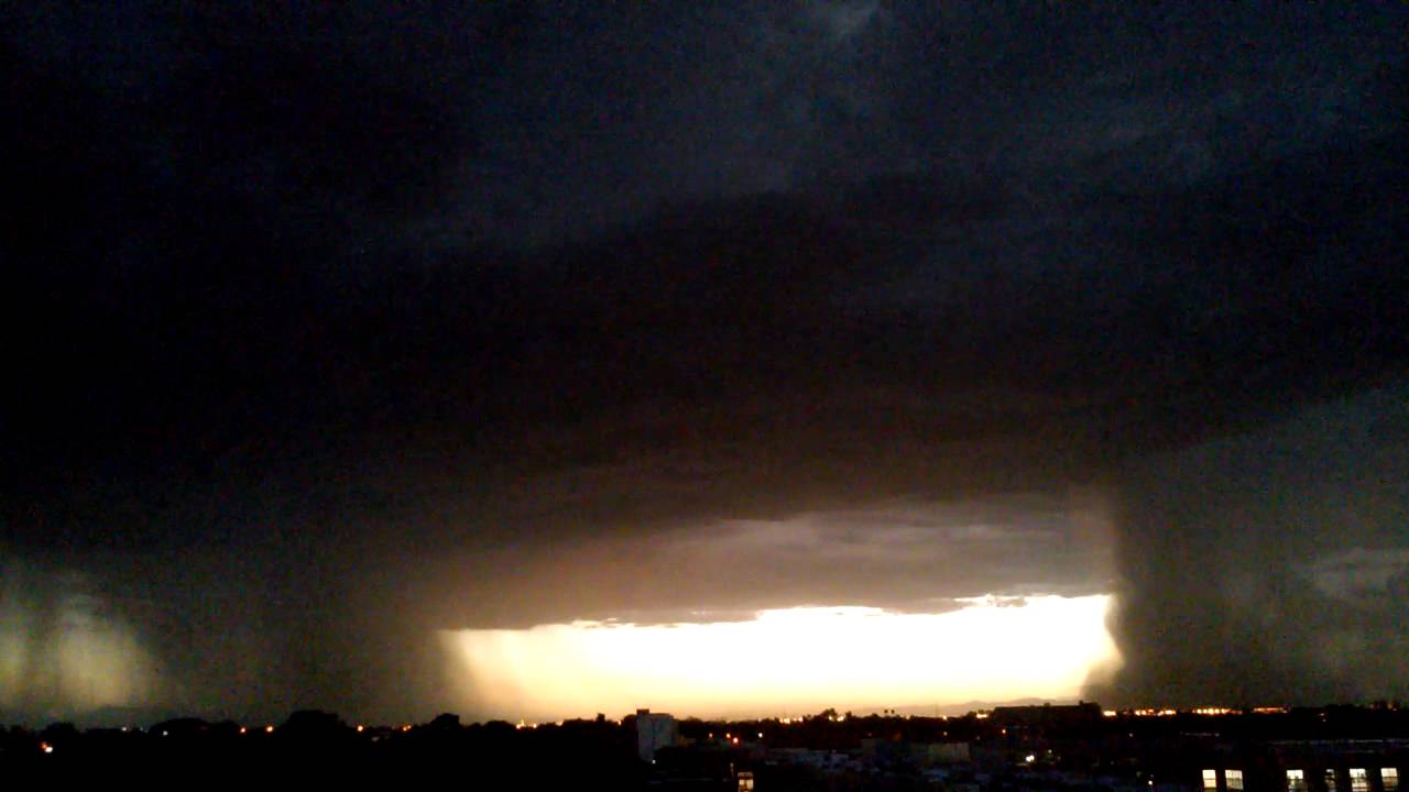 Strong storm in Tempe area (AZ) with a lot of thunders, rain, clouds ...