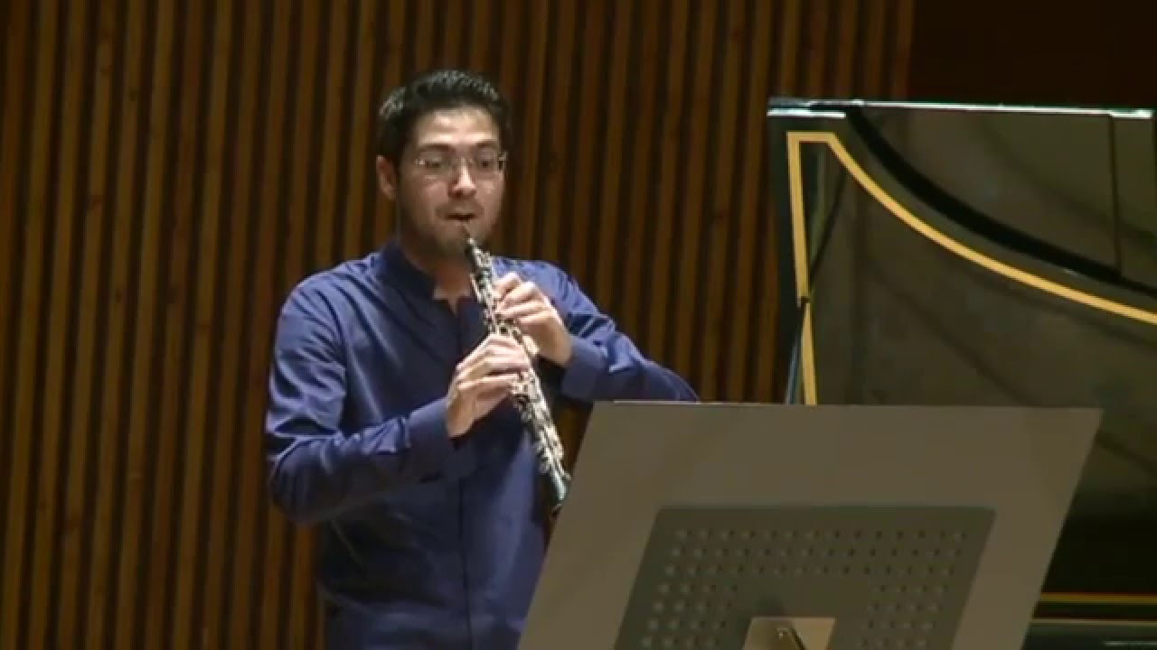 Berio - Sequenza per Oboe, Samuel Bastos - YouTube