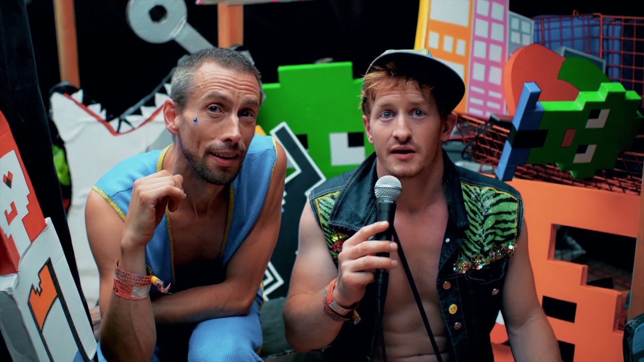 Micro-Rave @ Glastonbury 2015 ARCADE ZONE build SHANGRILA - YouTube