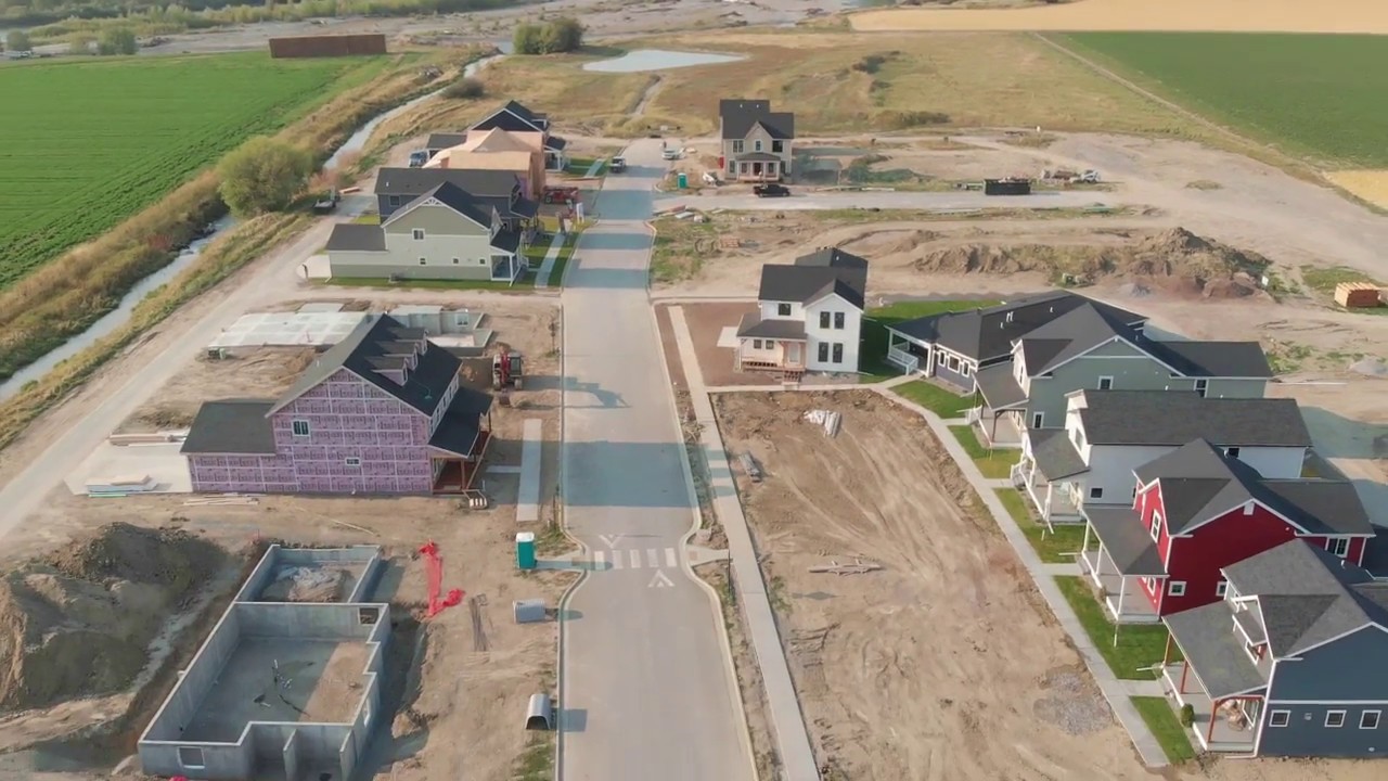 Annafeld from the Sky - 57 homes - YouTube