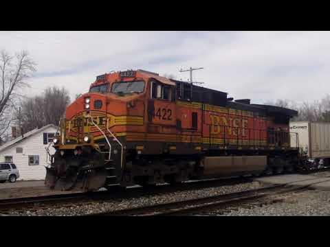 NS 255 @ CLYMERS, IN 4 6 23 BNSF 4422 - YouTube