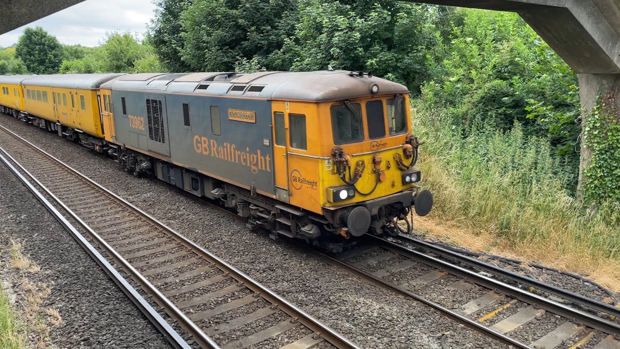 Class 73 | 73962 + 73965 | Network Rail PLPR Test Train | GB ...