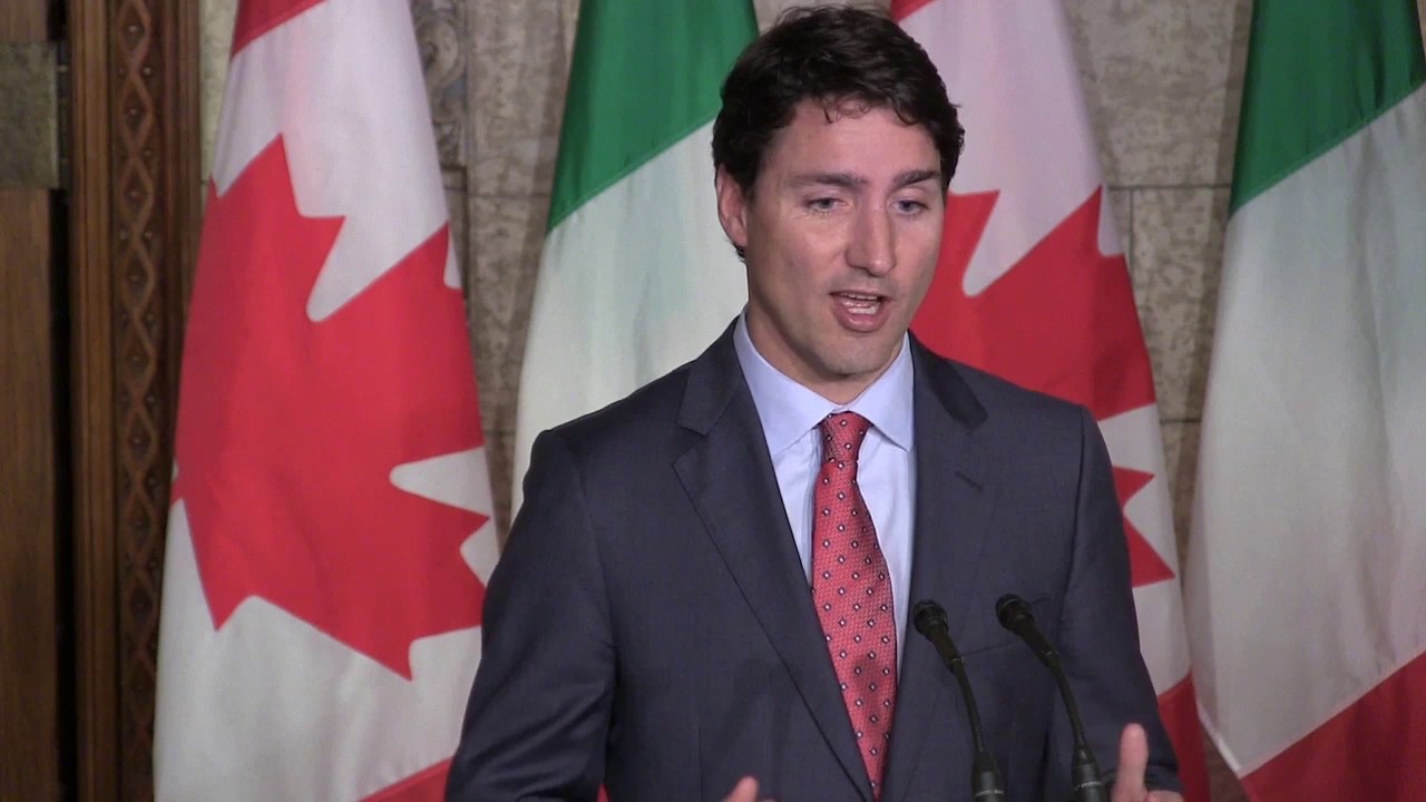 Video: Trudeau vows to ‘stand up’ for Canada after Trump comments - YouTube