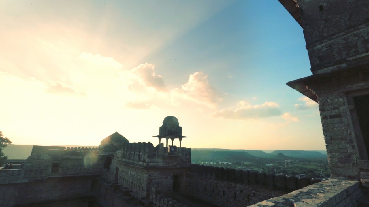 The road to Chanderi - YouTube
