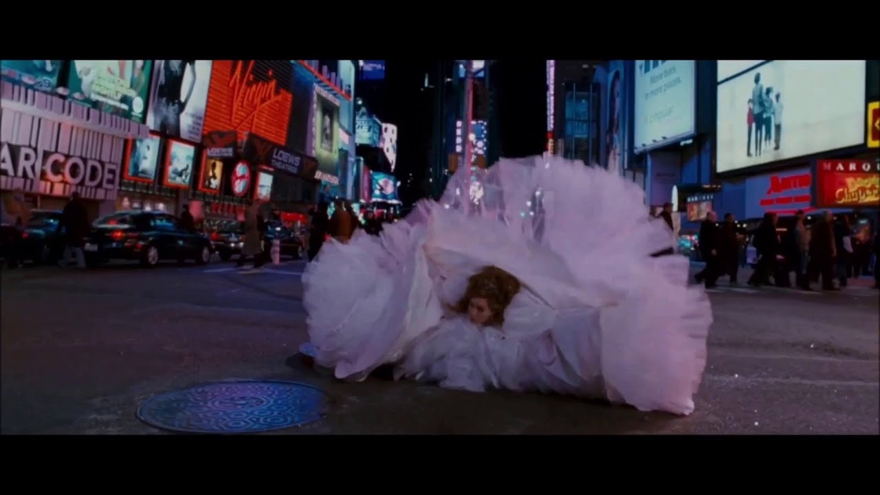 Giselle in and out of the manhole - Enchanted (2007) - YouTube