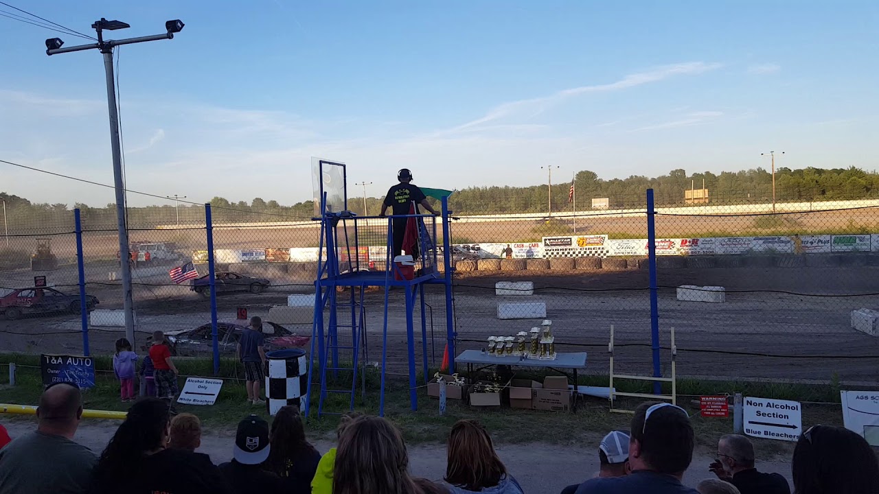 19 Winston Speedway Heat Race - YouTube