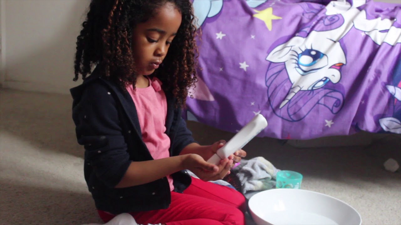 Washing Trolls Hair - YouTube