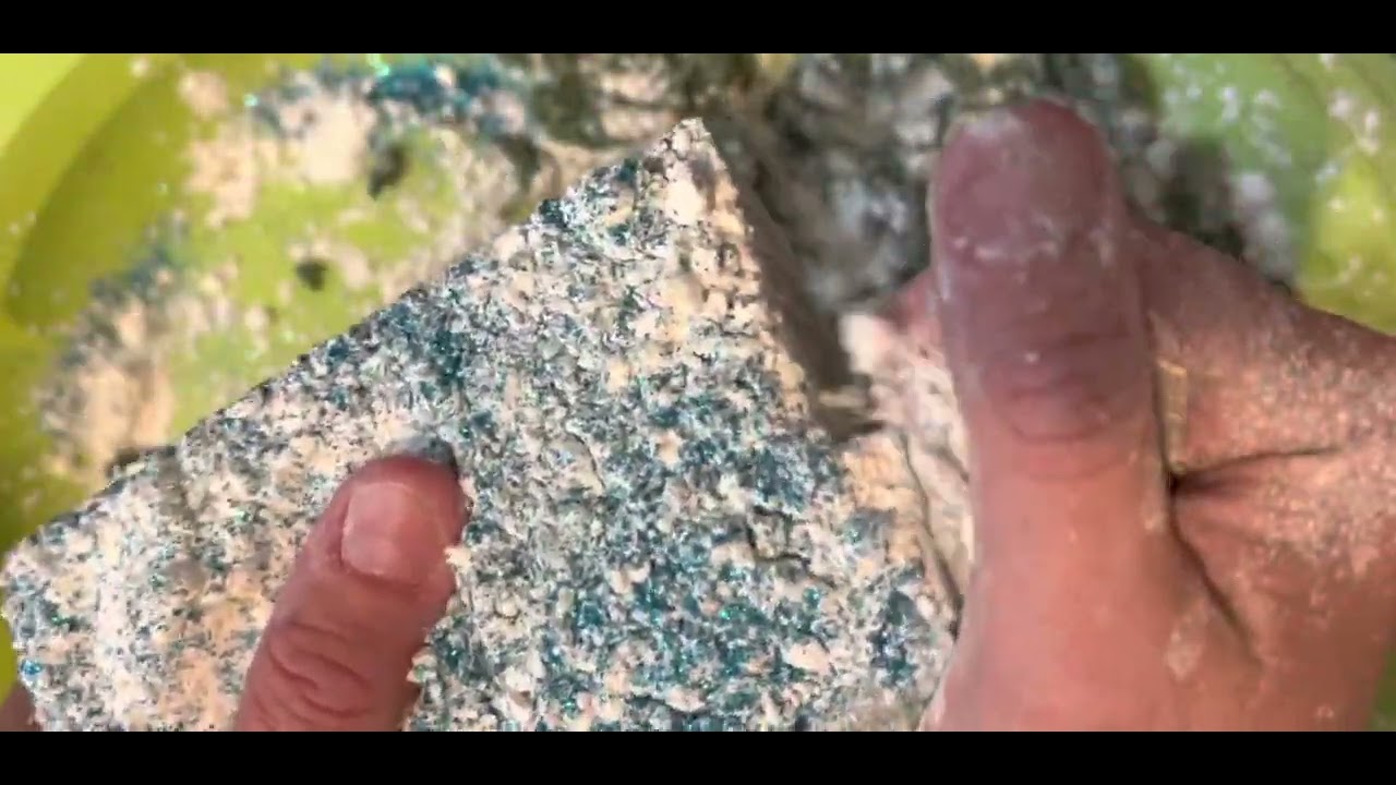 Fake grid floralfoam with cornstarch and glitter - YouTube