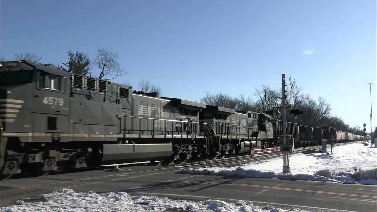 NORFOLK SOUTHERN GE AC44C6M Northbound Mix Freight - YouTube