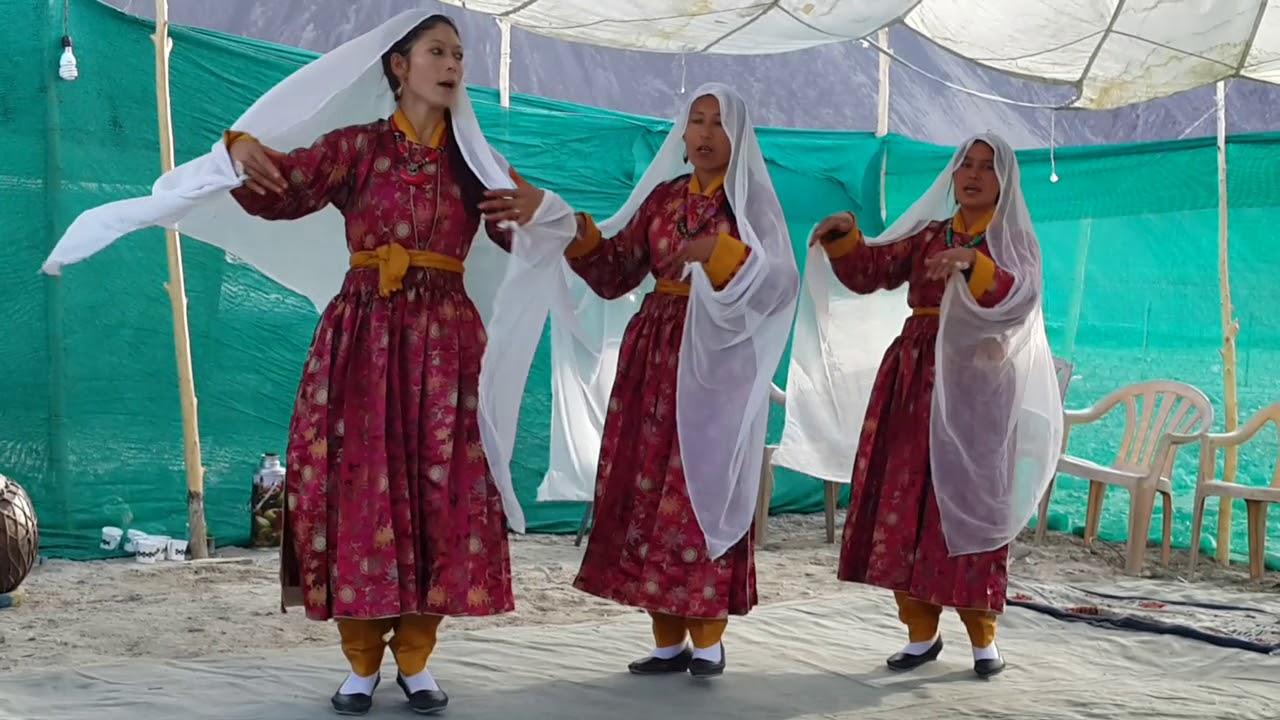 Dance of ladakh - YouTube