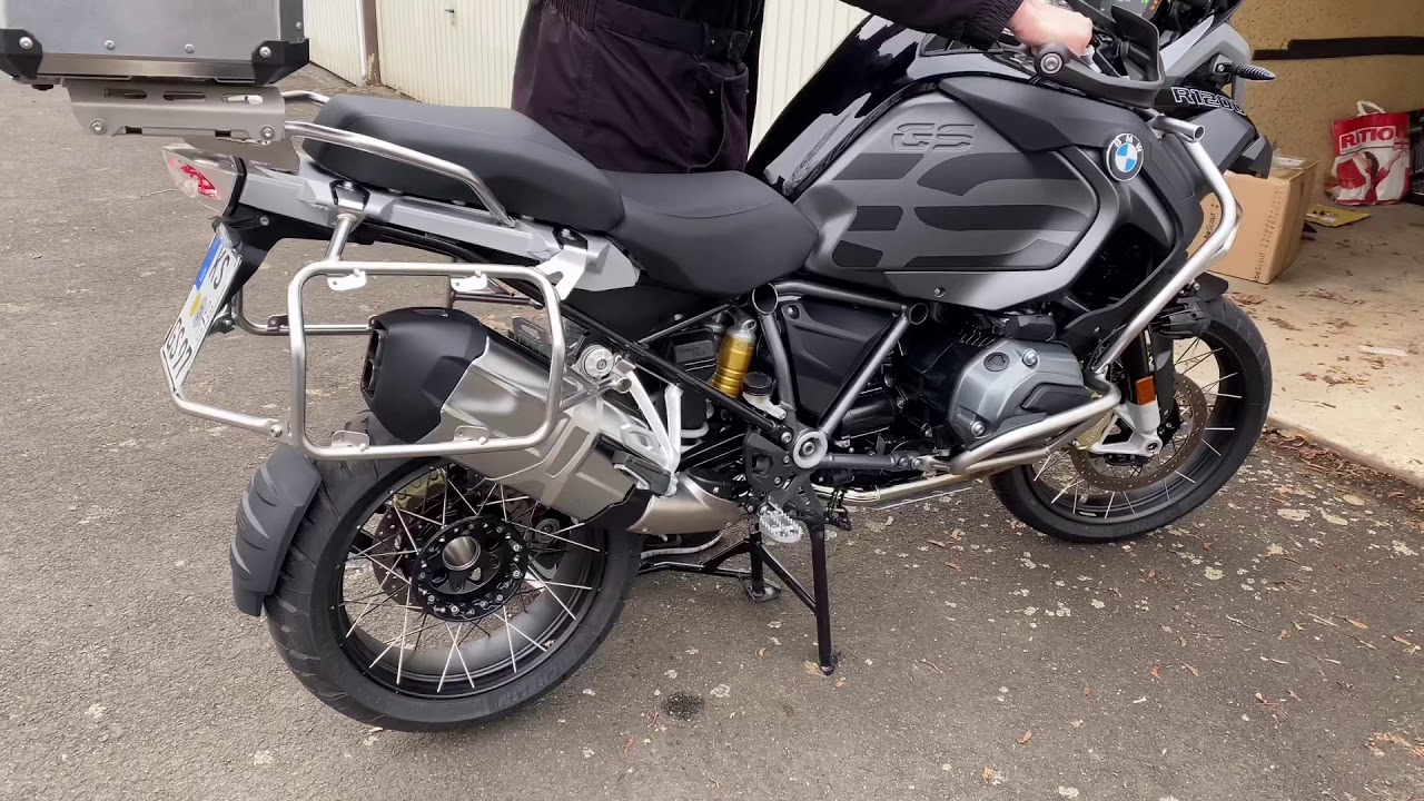 BMW R1200GS Akrapovic sound exhaust vs stock EURO 4 - YouTube