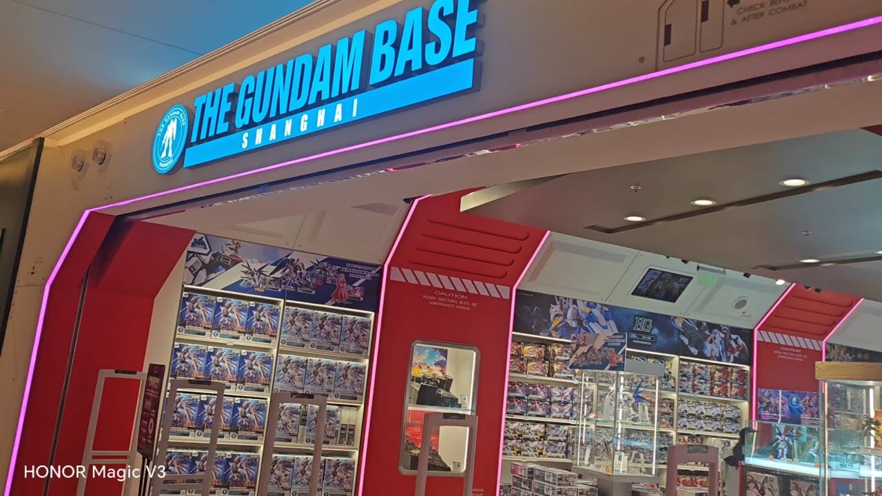 GUNDAM Base Shanghai China visit 上海高達 gundam 參觀 - YouTube