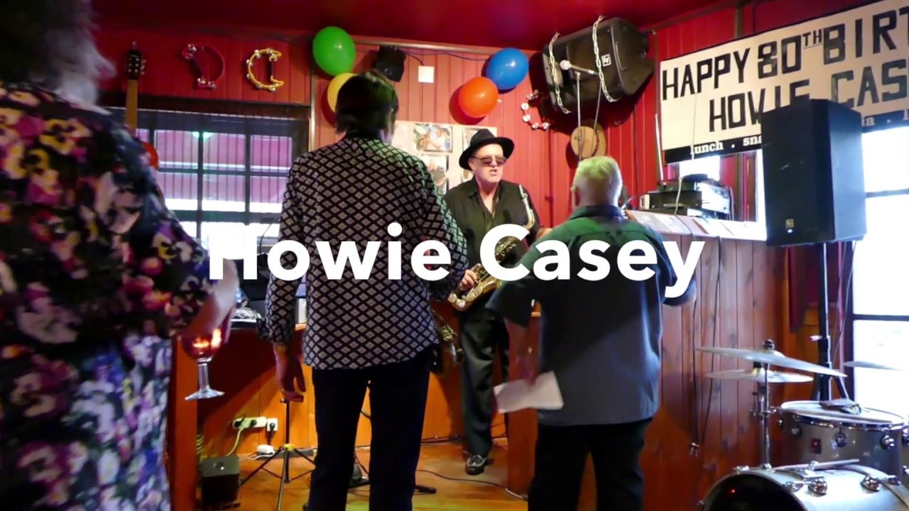 Howie Casey introduction. At Johnny Hooper's Saxophone Bistro. - YouTube