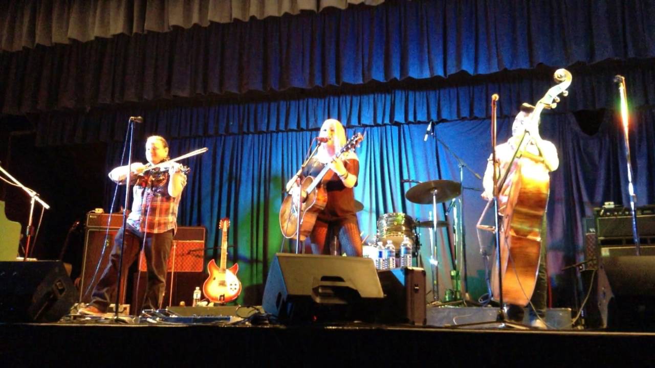 I'm On Fire- Bruce Springsteen - The Barefoot Bandits- JoPo - YouTube