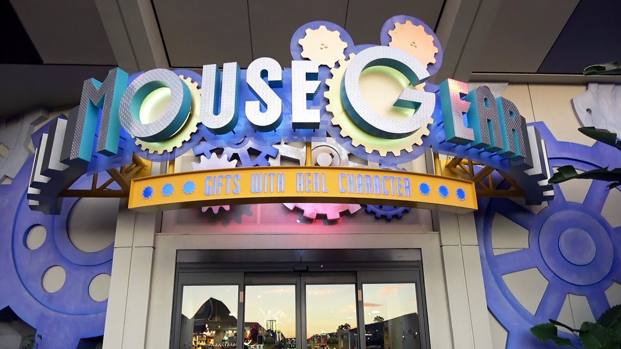Mouse Gear Detailed Store Tour Before Closing For Refurb at Epcot w ...