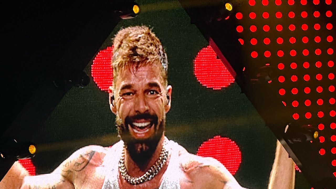 Ricky Martin’s in Vancouver - YouTube