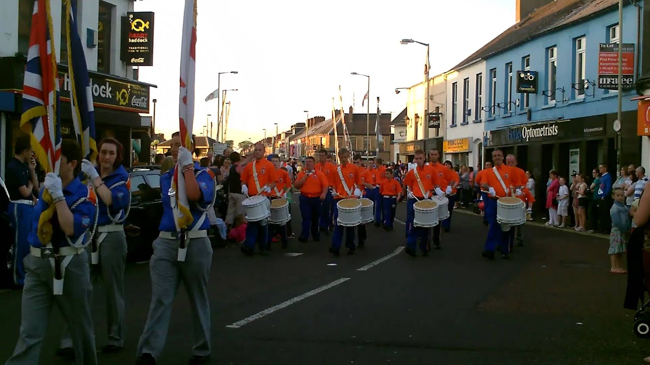 Ballysally Young Defenders@Pride of the Bann 2012 - YouTube