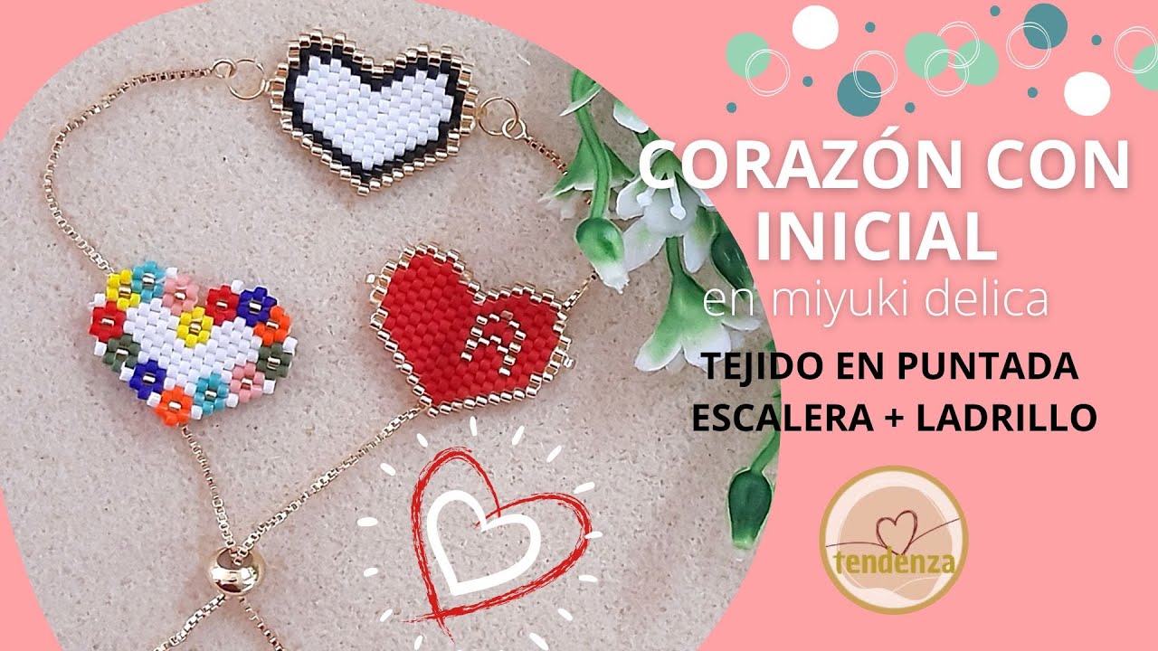 Cómo hacer un corazón con inicial en miyuki con PUNTADA LADRILLO. - YouTube