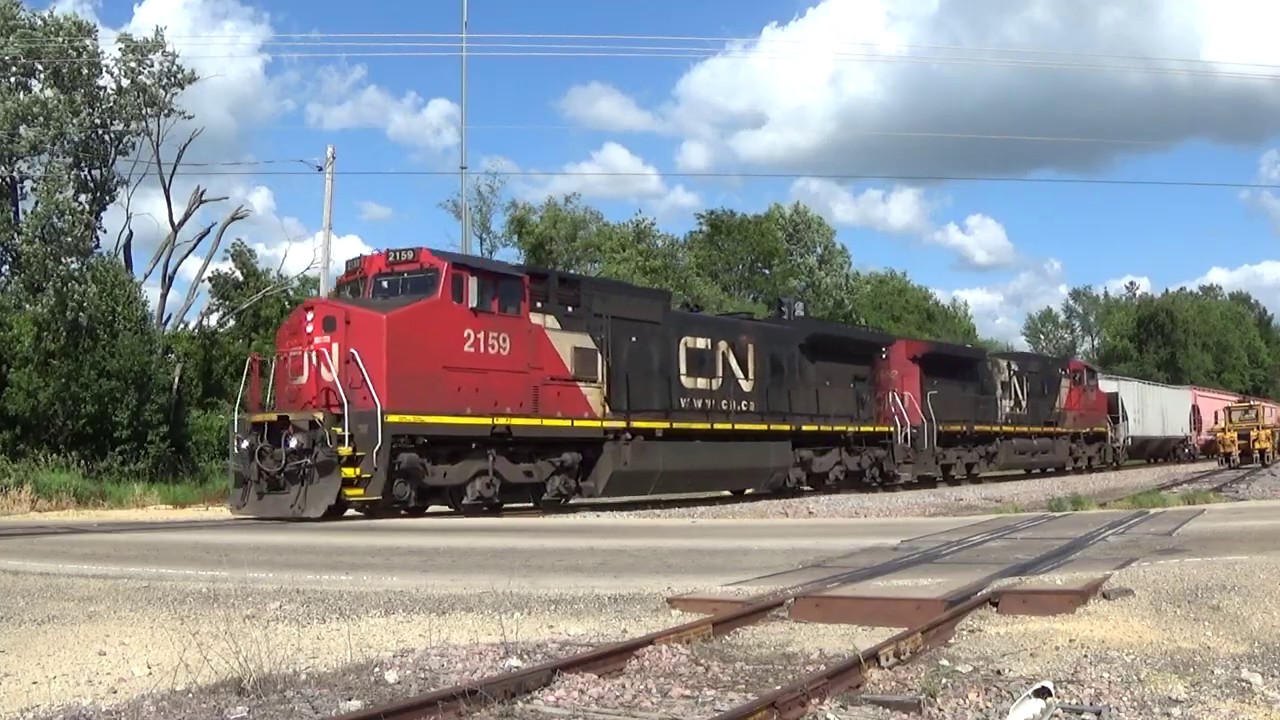 CN 2159 leads CN G889 on the Freeport Sub 7/15/19 - YouTube