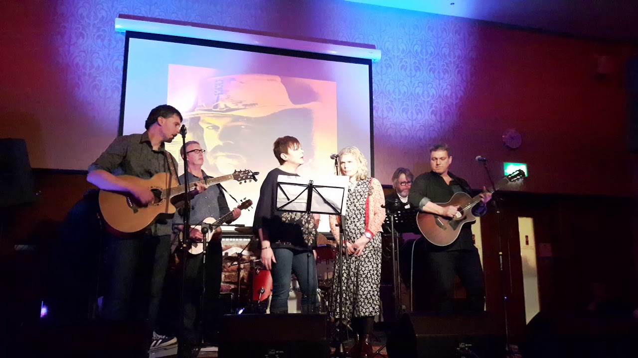 'Circles' by David McWilliams with The Hideaways and Mandy Bingham ...