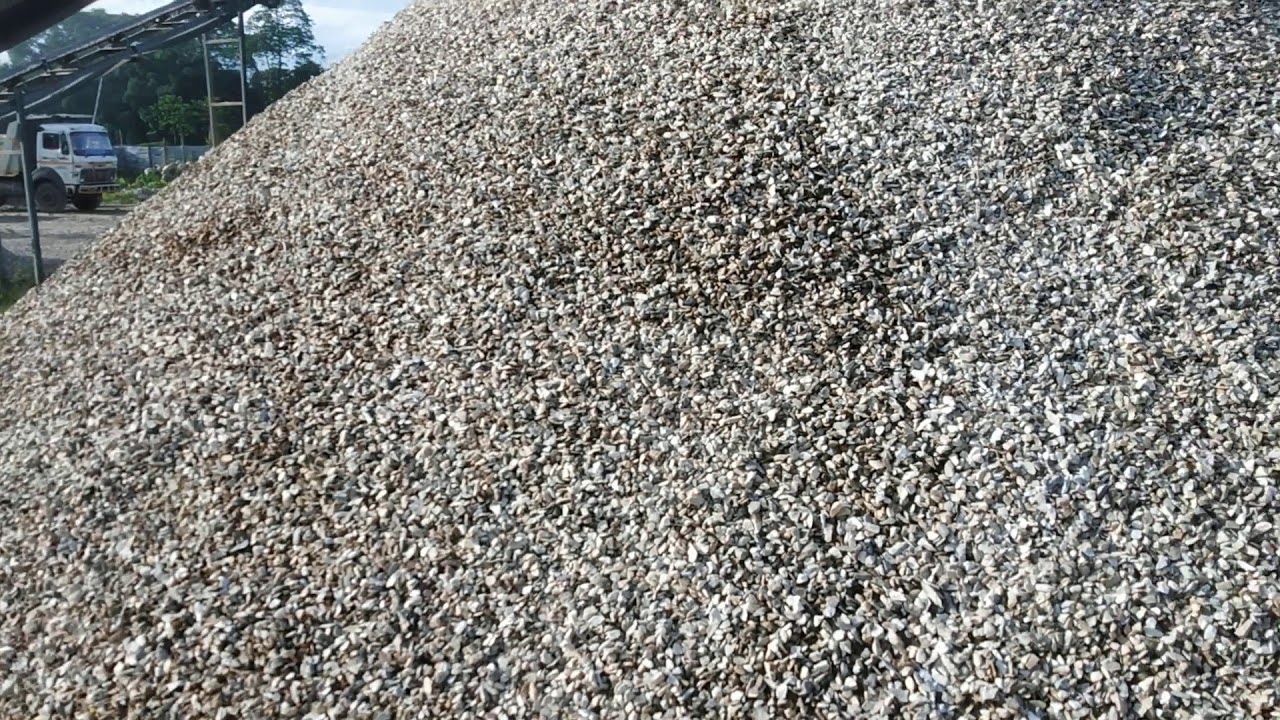 Stone crusher 10mm production stone chips 10mm chips - YouTube