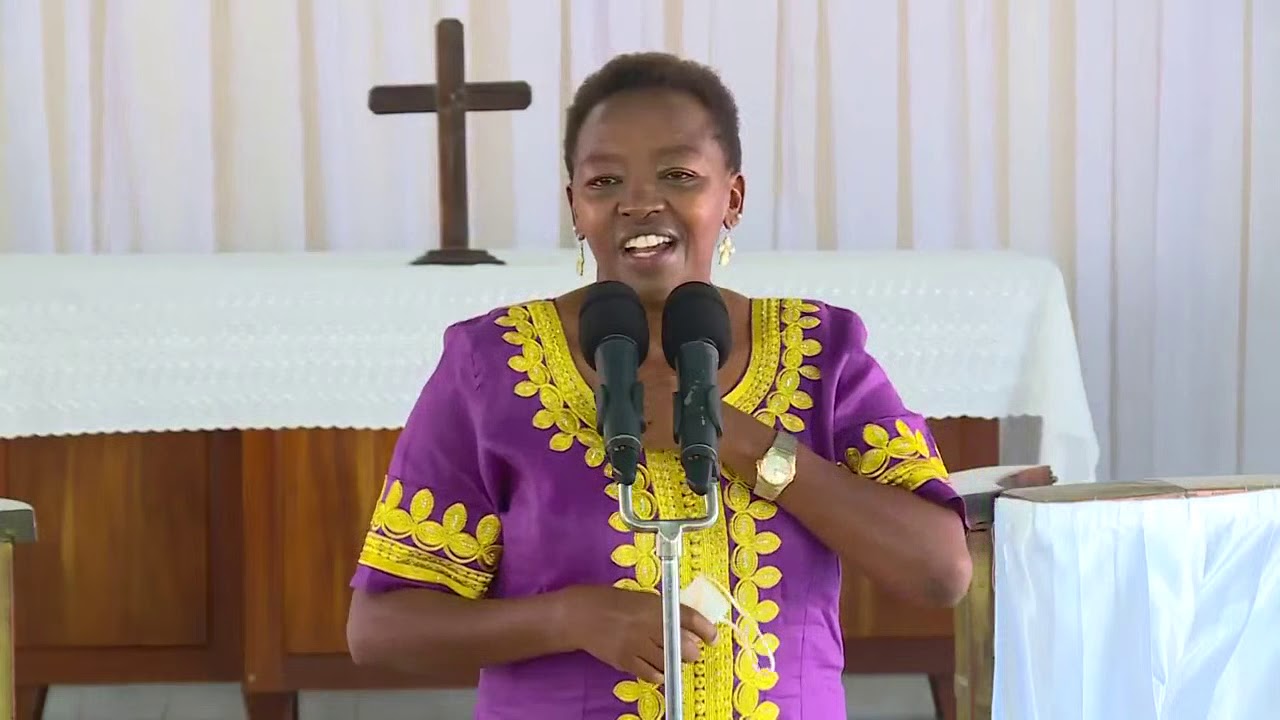 RUTO INTRODUCES HIS WIFE MAMA RACHEL TO ADDRESS CONGREGANTS AT A CHURCH ...