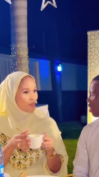 Azizi Ki & Hamisa wanalishana ftar - YouTube