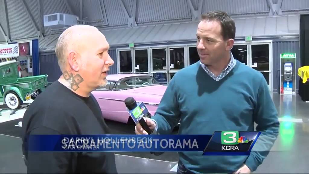 Classic cars, low riders, custom art and more out at Autorama - YouTube