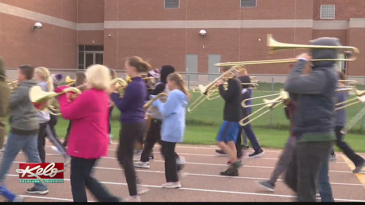 Memorial Middle School forms first-ever marching band - YouTube