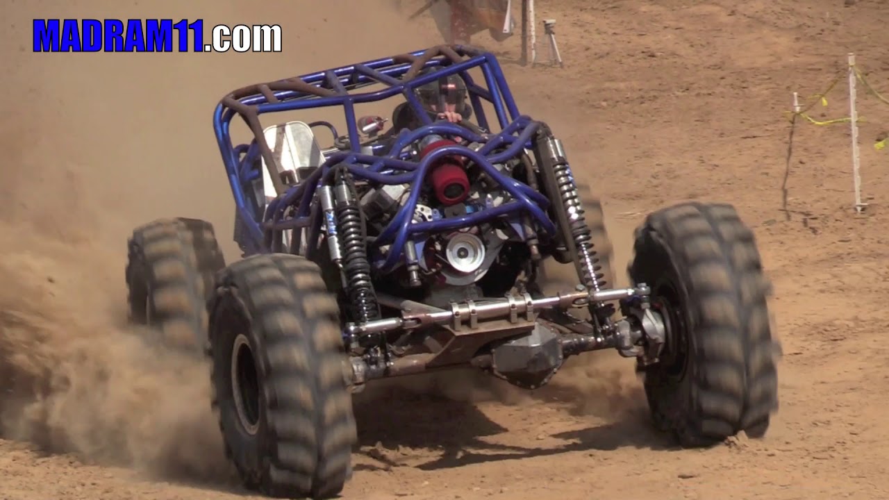 BIG BLOCK BOUNCER ON BOGGERS - YouTube