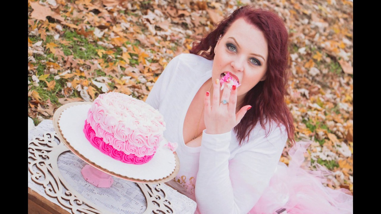 JONES CAKE SMASH - YouTube