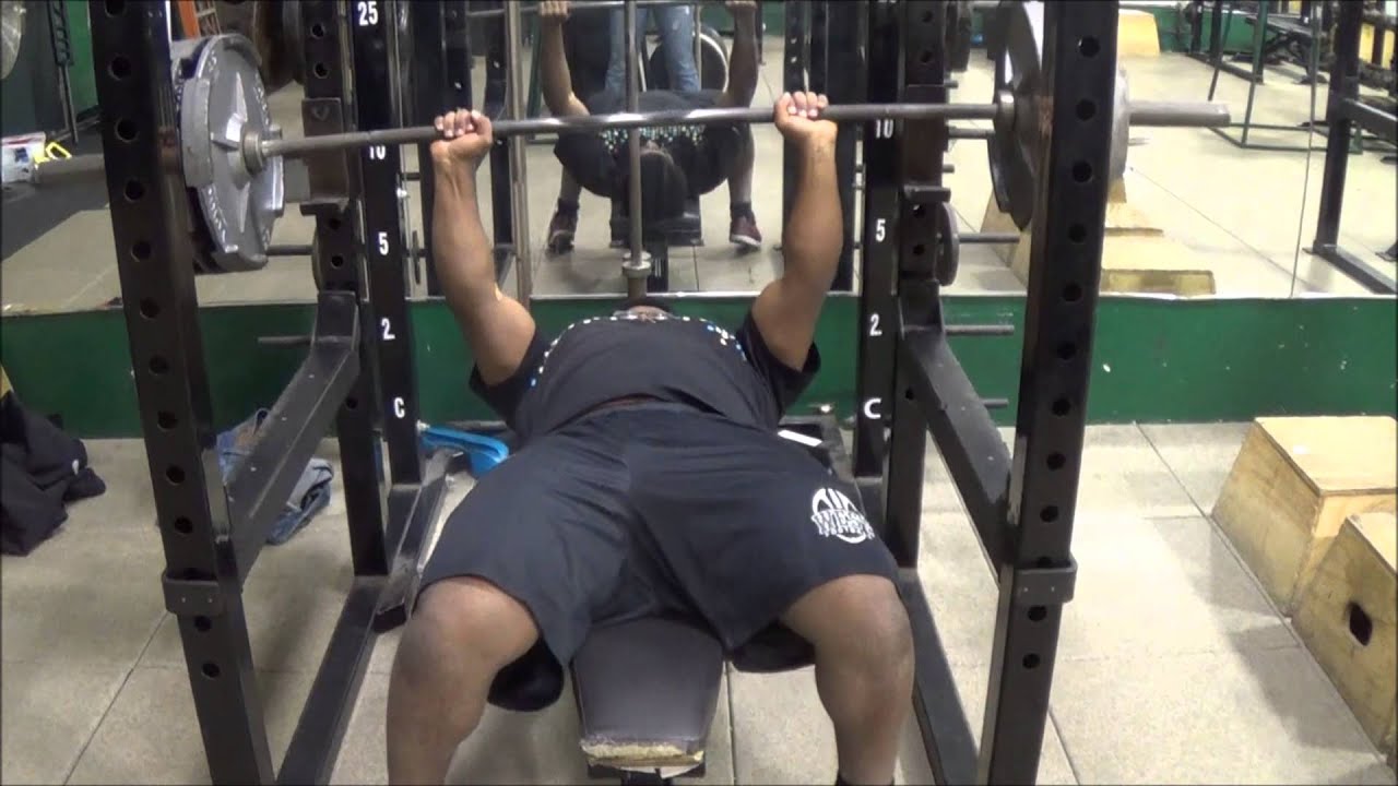bench press 335 - YouTube