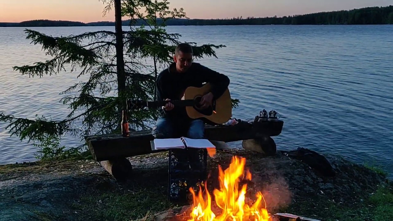 Kaksi Puuta , häälaulu juhannusnuotiolla (Juha Tapio cover) - YouTube
