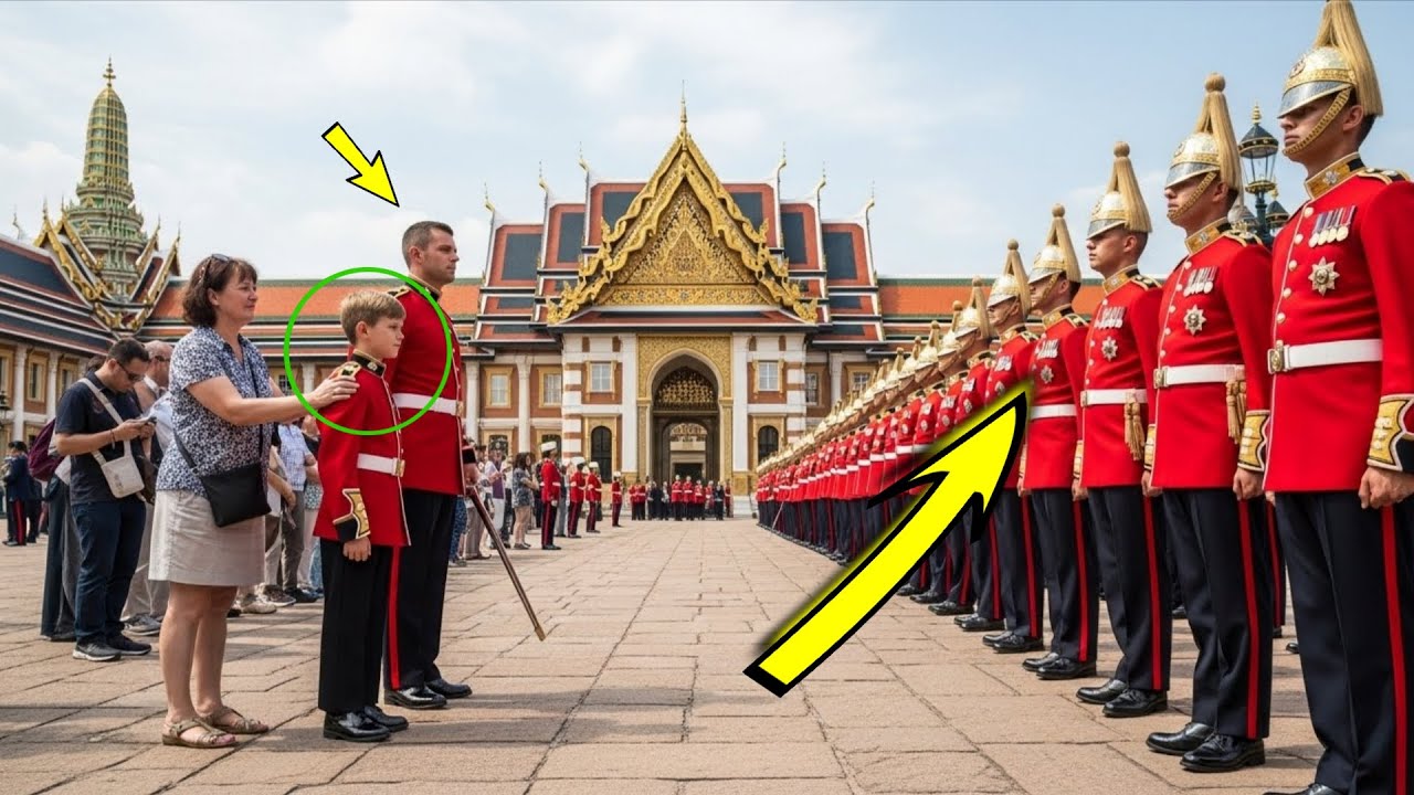 Royal Guard BREAKS Character After This Hilarious Moment 🤣 - YouTube
