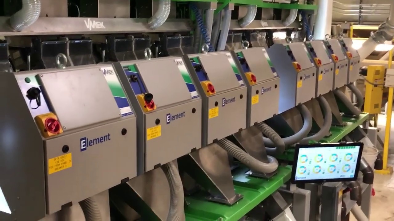 VMek Element Color Sorter running soybeans - YouTube